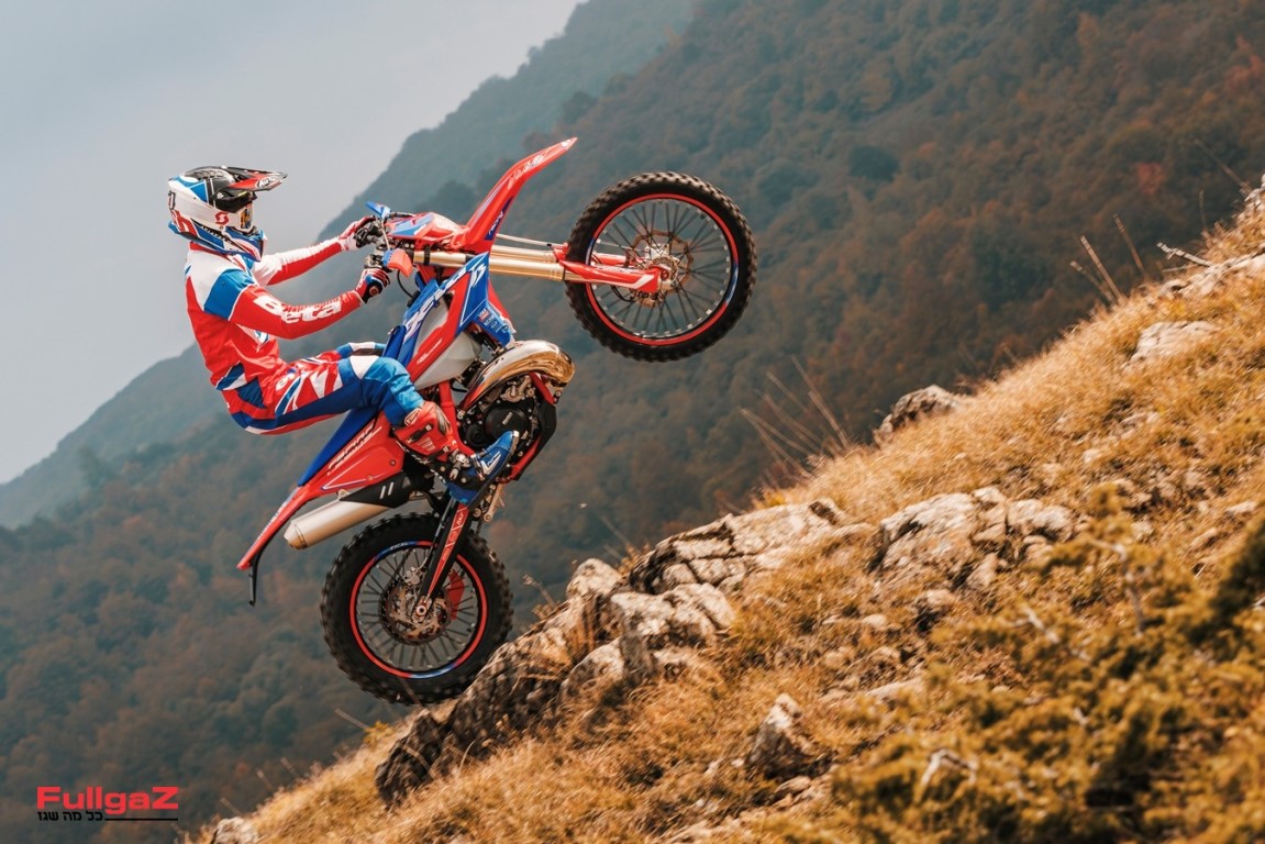 בטא חושפת את דגמי הרייסינג של 2023 - FullgaZ