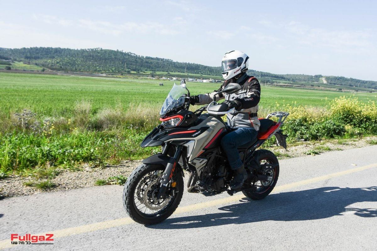 רכיבה ראשונה: בנלי TRK702X - יחסי סין-איטליה - FullgaZ