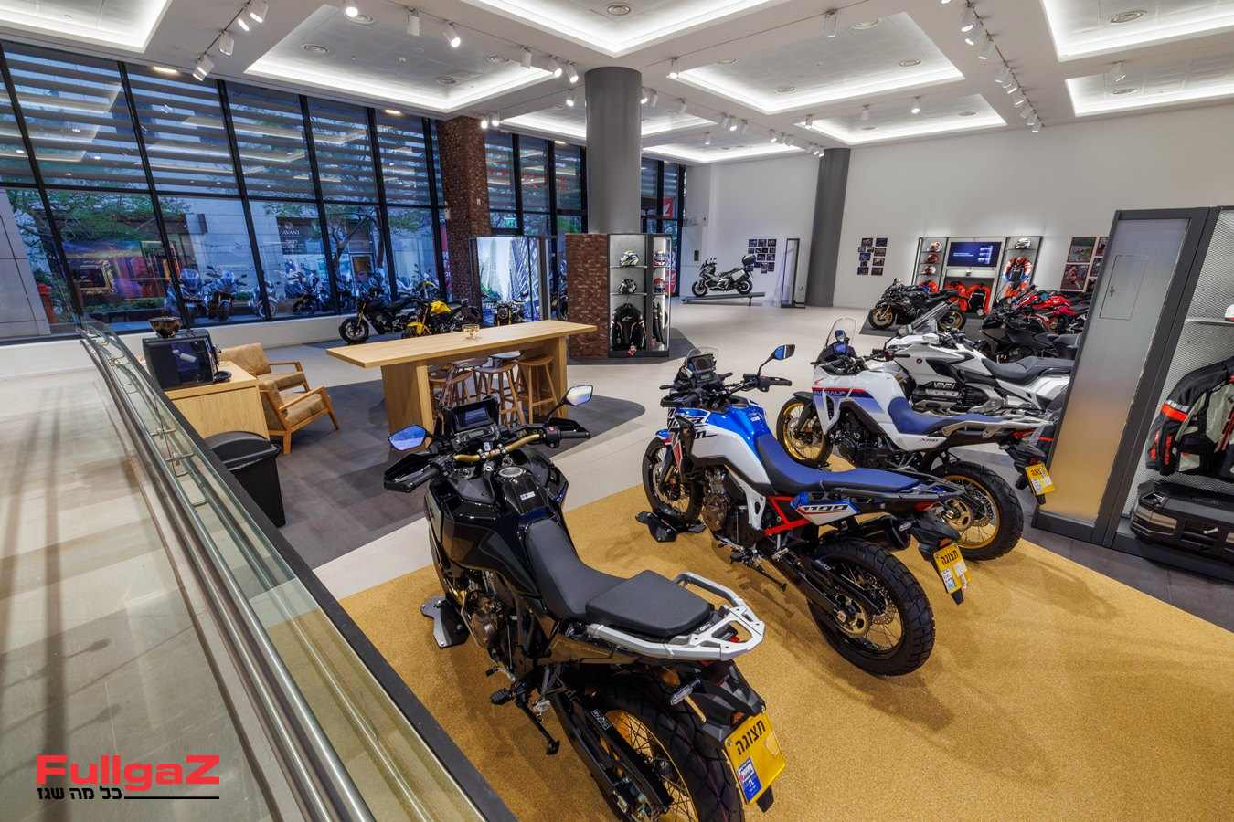 בשלישי: לילה לבן בהונדה אופנועים - FullgaZ