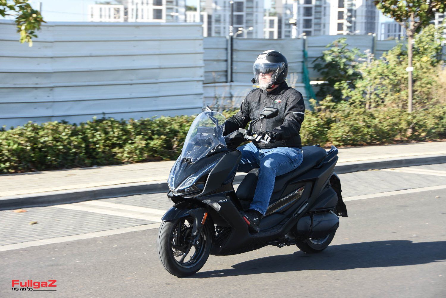 רכיבה ראשונה: קימקו דאונטאון 350 GT - כולבויניק פלוס - FullgaZ