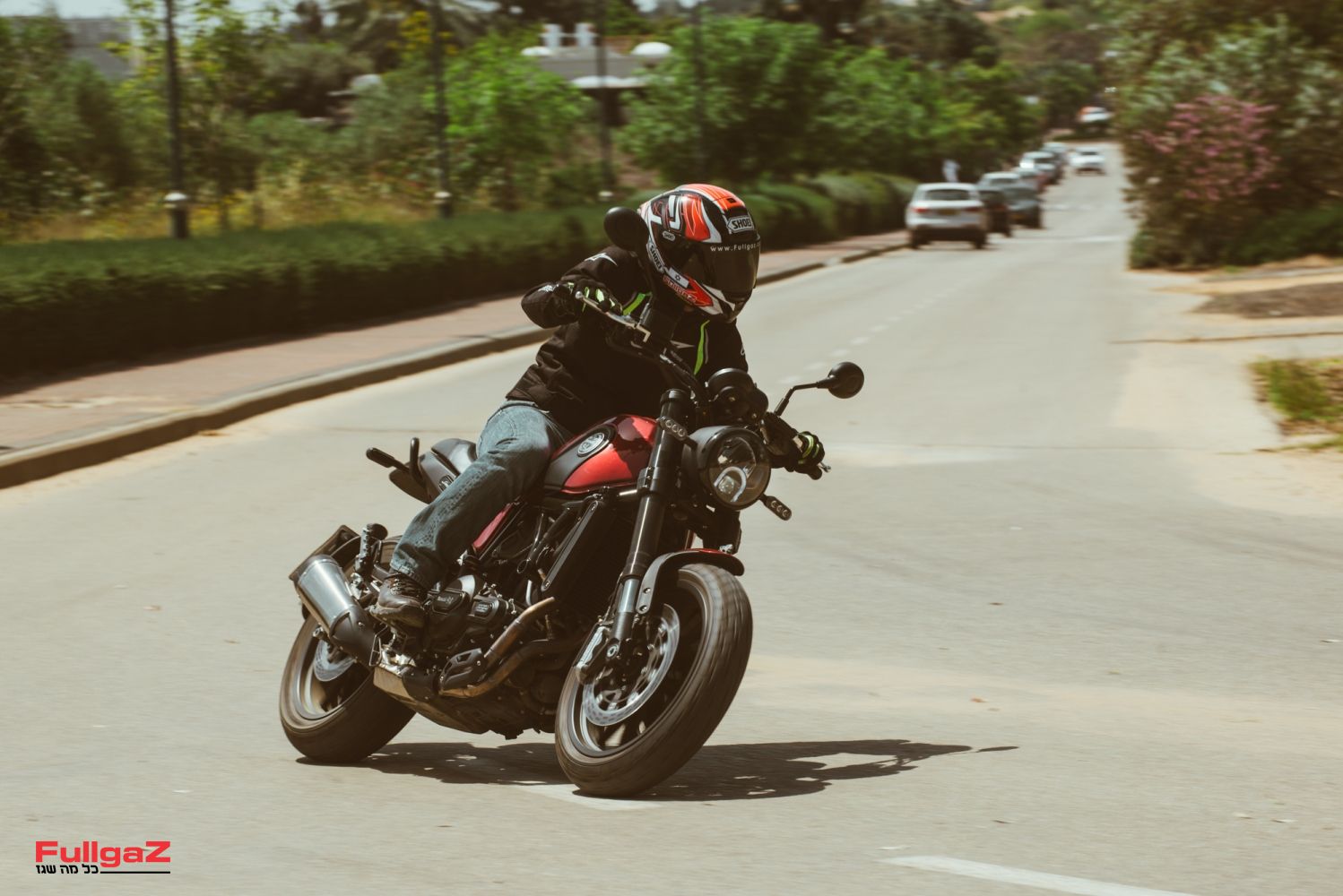 רכיבה ראשונה: בנלי לאונצ'ינו 500 - FullgaZ