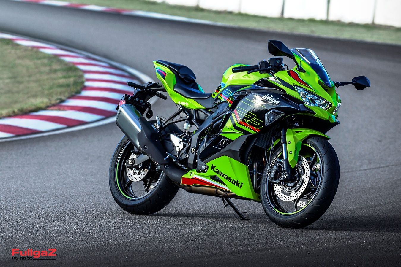 קוואסאקי מציגה: נינג'ה ZX-4R עם 80 כ"ס - FullgaZ