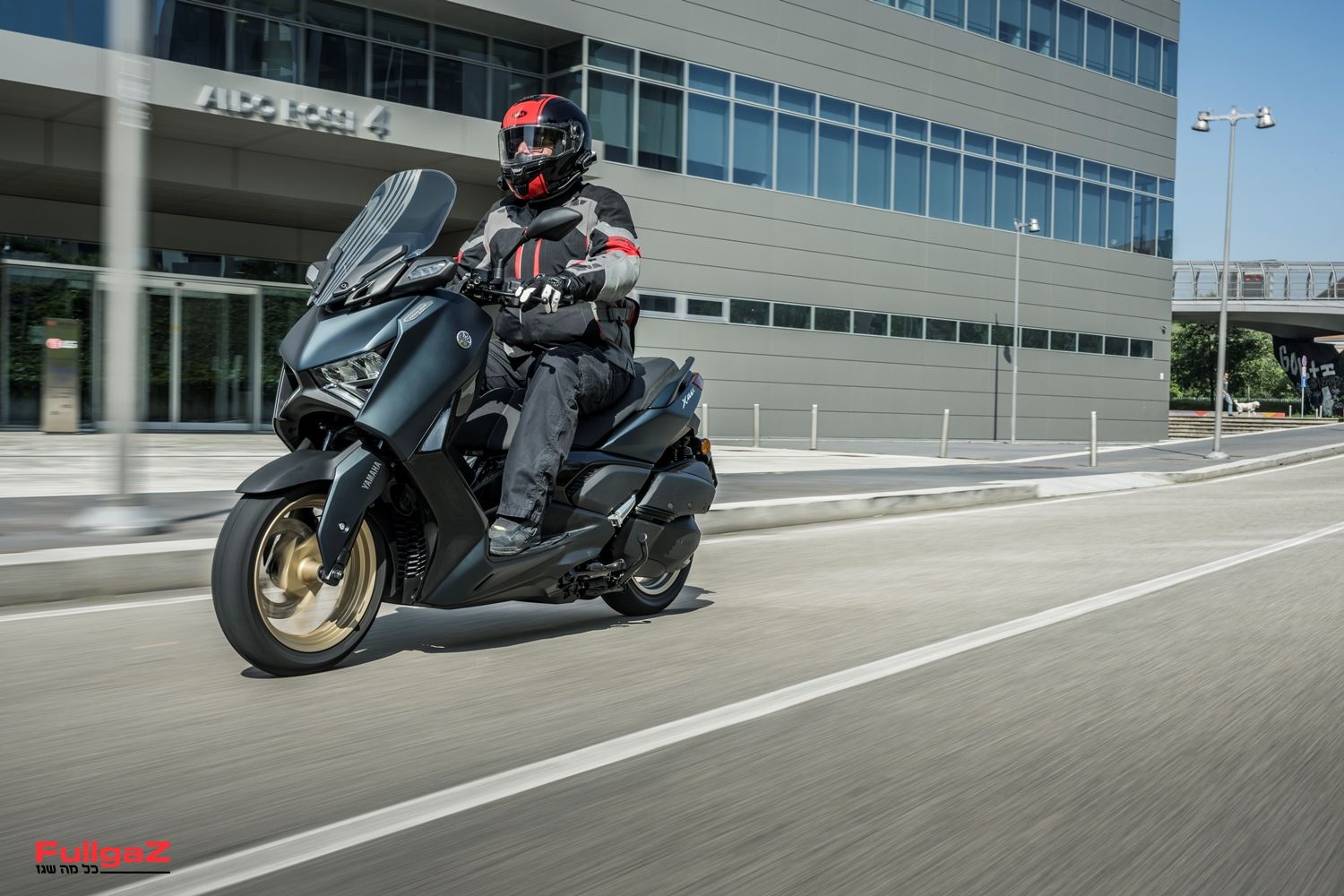 חדש בארץ: ימאהה איקסמקס 300 דגם 2023 - FullgaZ