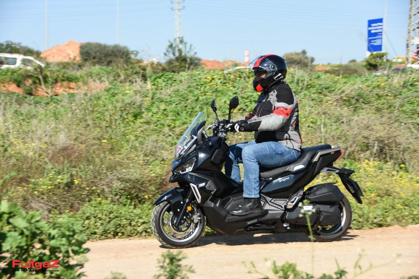 רכיבה ראשונה: סאן-יאנג ADX 125 קרוסאובר - FullgaZ