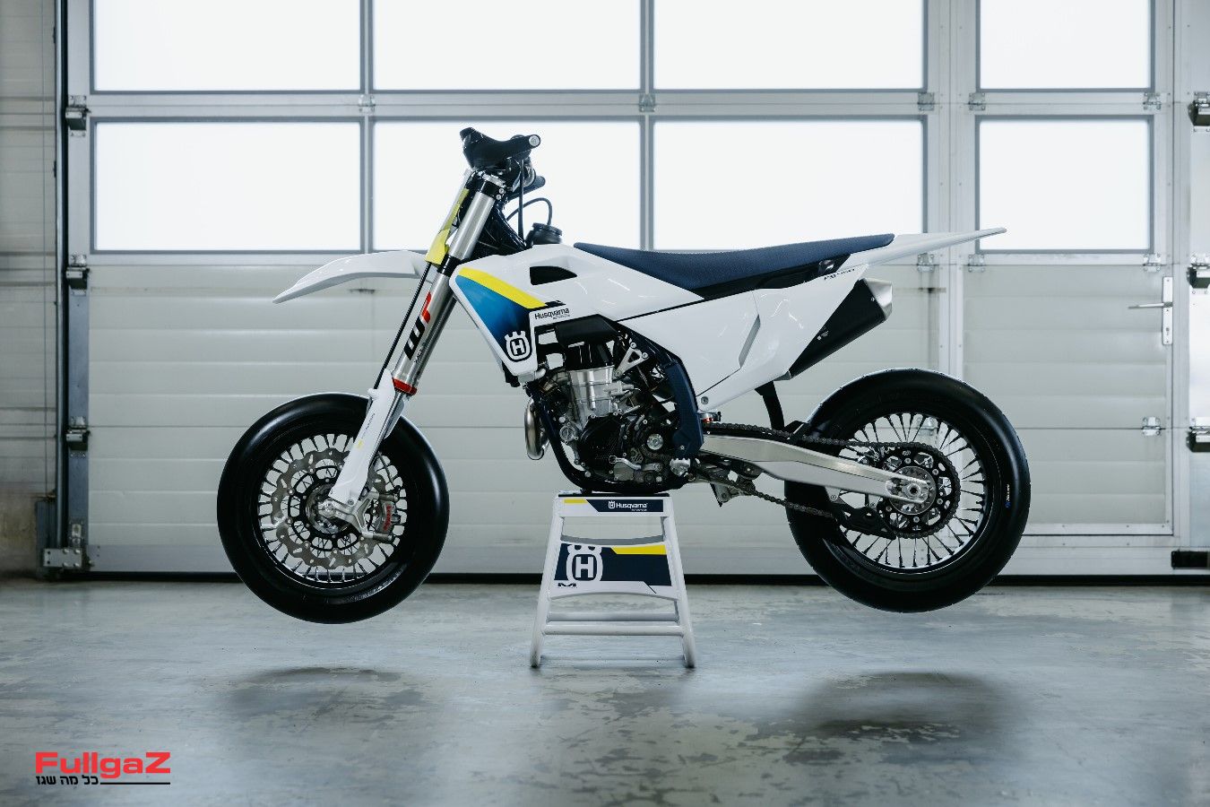 הוסקוורנה מציגה FS450 חדש ל-2025 - FullgaZ