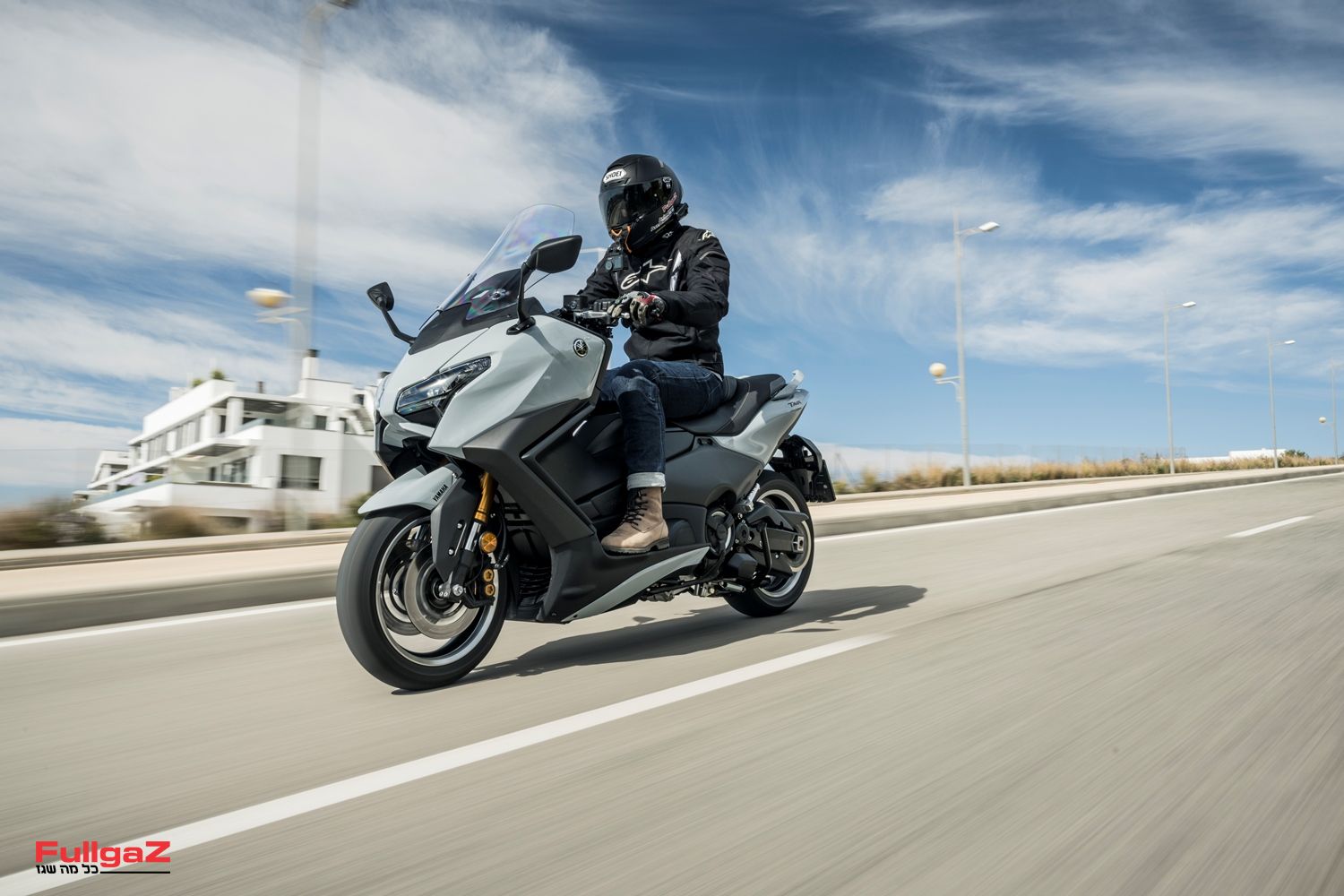 רכיבה ראשונה: ימאהה טימקס 560 דגם 2025 - FullgaZ