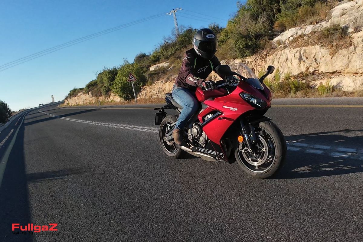 רכיבה ראשונה: טריומף דייטונה 660 - FullgaZ